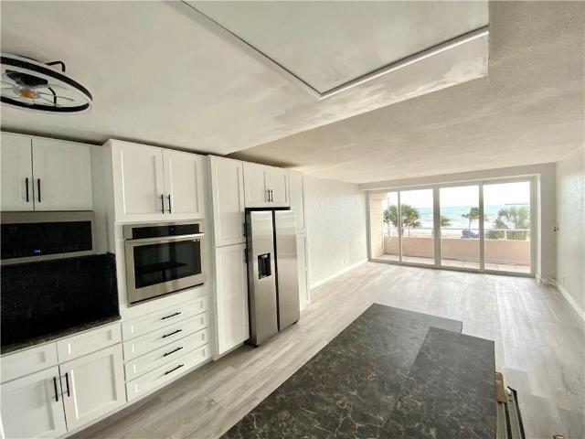 Luxury apartment complex for rent in Fort Lauderdale, Florida