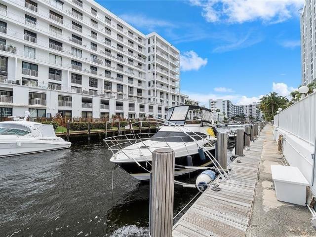 Luxury apartment complex for rent in Fort Lauderdale, Florida