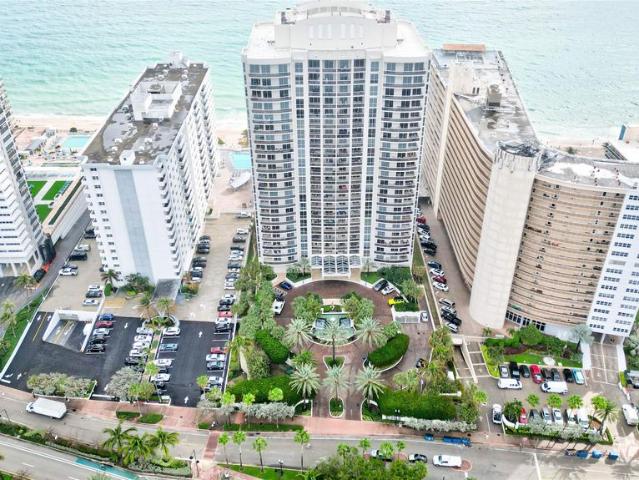 Luxury apartment complex for rent in Fort Lauderdale, Florida
