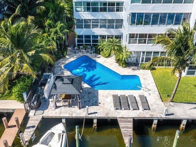 Luxury apartment complex for rent in Fort Lauderdale, Florida