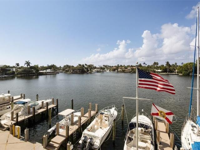 Luxury apartment complex for rent in Fort Lauderdale, Florida