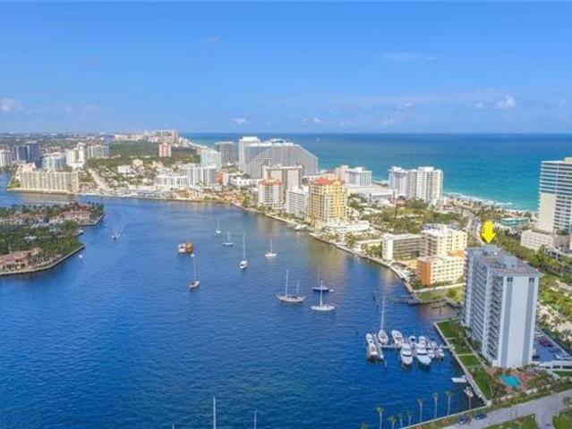 Luxury apartment complex for rent in Fort Lauderdale, Florida