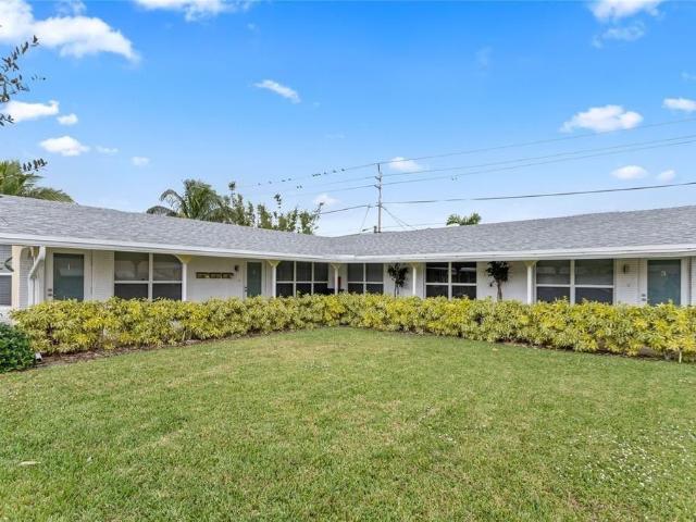 Luxury apartment complex for rent in Fort Lauderdale, Florida