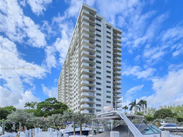Luxury apartment complex for rent in Fort Lauderdale, Florida