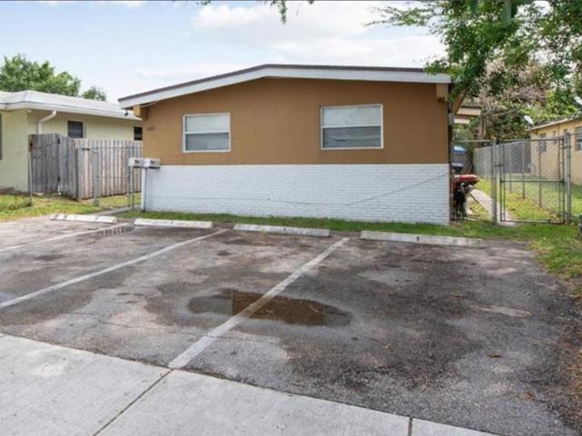 Luxury apartment complex for rent in Fort Lauderdale, Florida