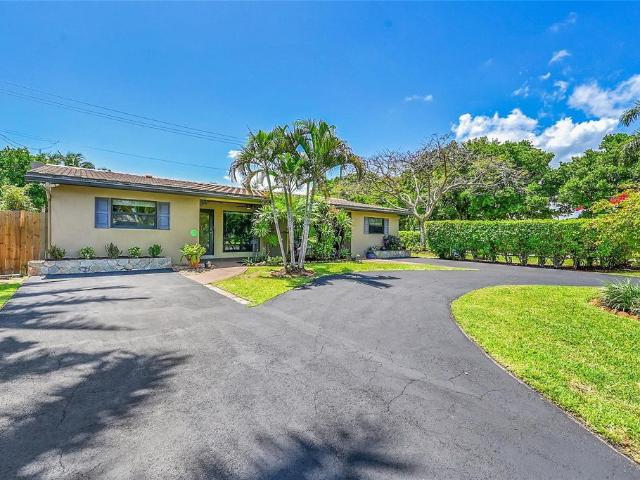 Luxury apartment complex for rent in Fort Lauderdale, Florida