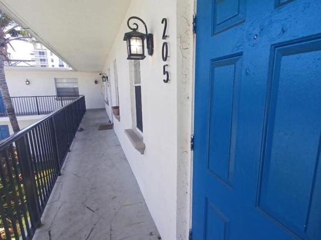 Luxury apartment complex for rent in Fort Lauderdale, Florida