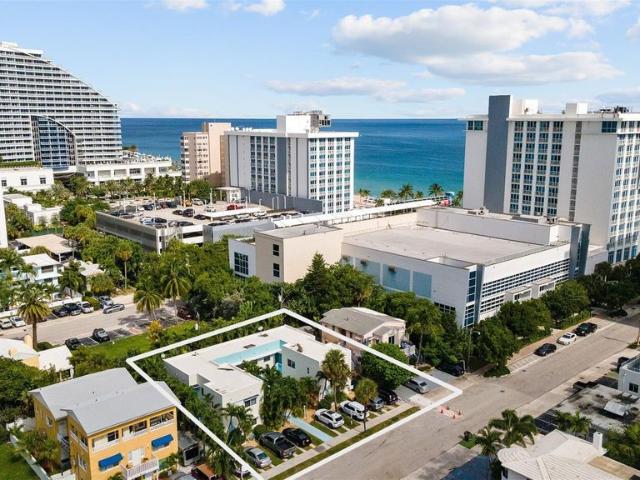 Luxury apartment complex for rent in Fort Lauderdale, Florida
