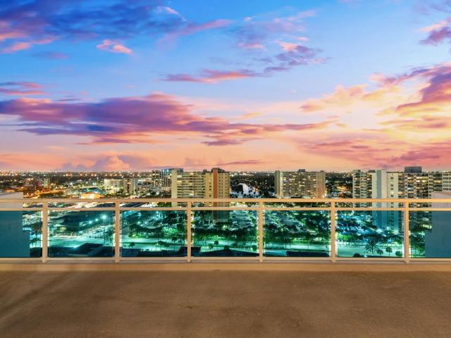 Luxury apartment complex for rent in Fort Lauderdale, Florida