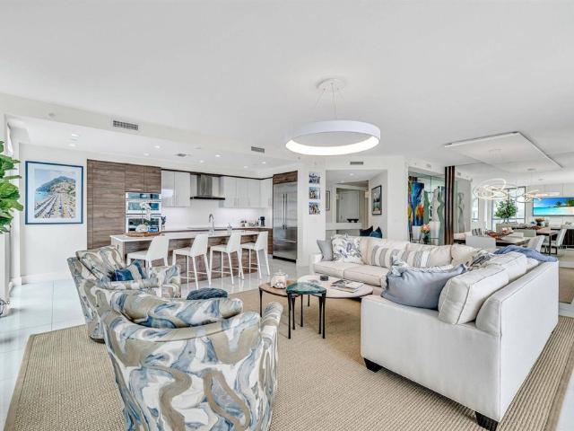 Luxury apartment complex for rent in Fort Lauderdale, Florida