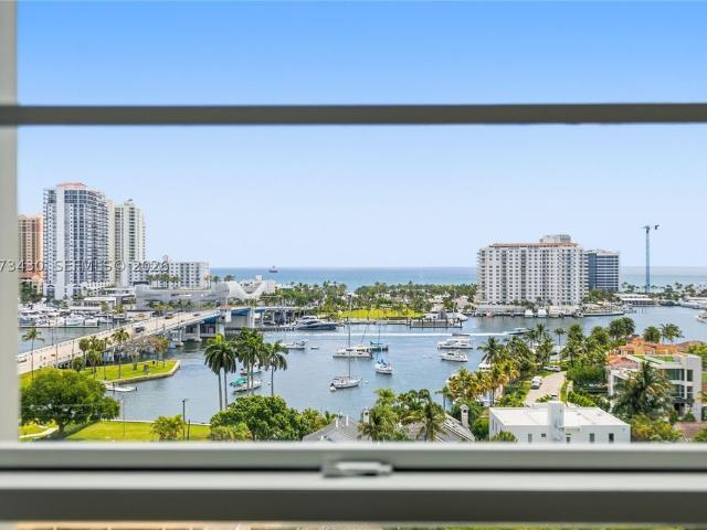 Luxury apartment complex for rent in Fort Lauderdale, Florida