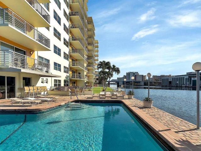 Luxury apartment complex for rent in Fort Lauderdale, Florida