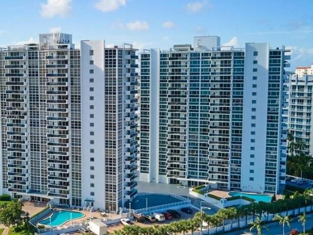 Luxury apartment complex for rent in Fort Lauderdale, Florida