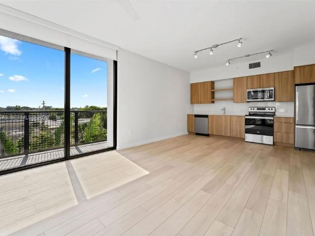 Luxury apartment complex for rent in Fort Lauderdale, Florida