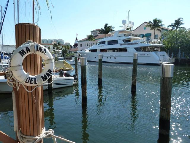 Luxury apartment complex for rent in Fort Lauderdale, Florida