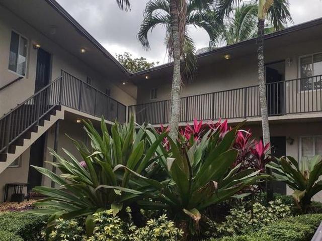 Luxury apartment complex for rent in Fort Lauderdale, Florida