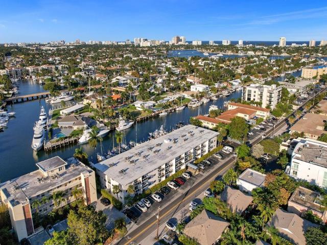 Luxury apartment complex for rent in Fort Lauderdale, Florida