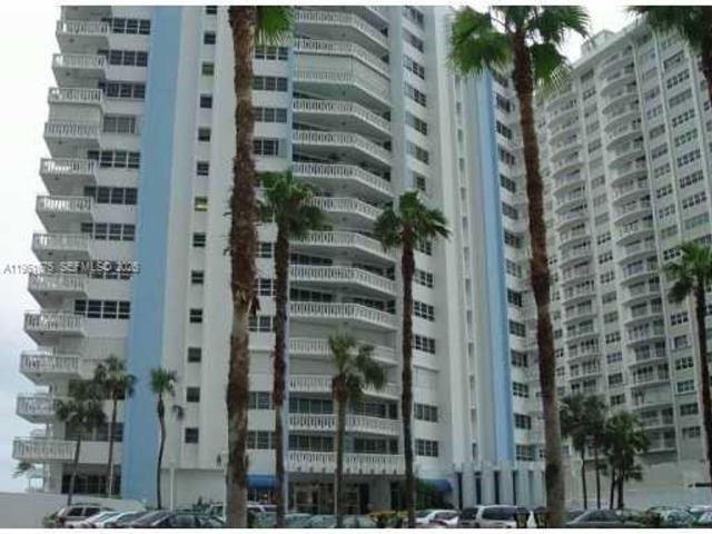 Luxury apartment complex for rent in Fort Lauderdale, Florida