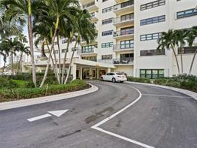 Luxury apartment complex for rent in Fort Lauderdale, Florida