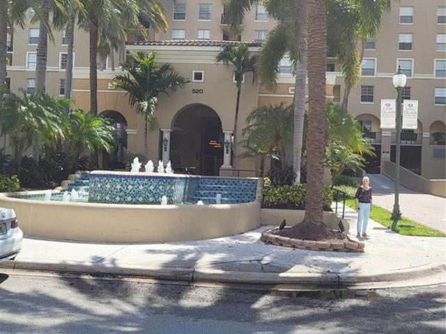 Luxury apartment complex for rent in Fort Lauderdale, Florida