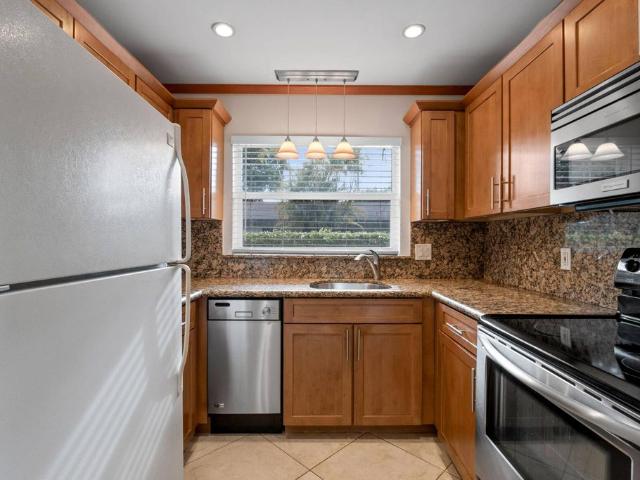 Luxury apartment complex for rent in Fort Lauderdale, Florida