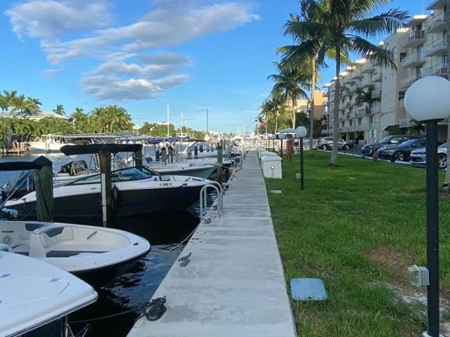 Luxury apartment complex for rent in Fort Lauderdale, Florida