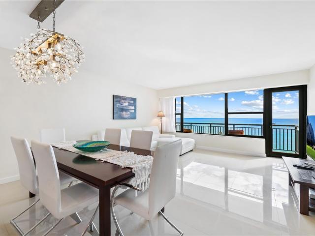 Luxury apartment complex for rent in Fort Lauderdale, Florida