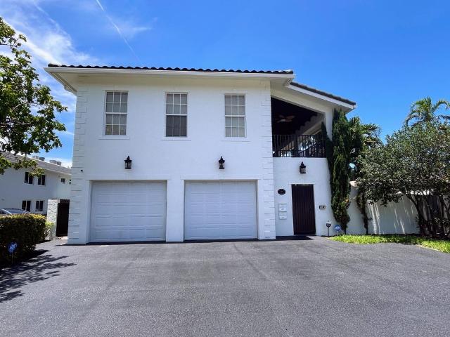 Luxury apartment complex for rent in Fort Lauderdale, Florida