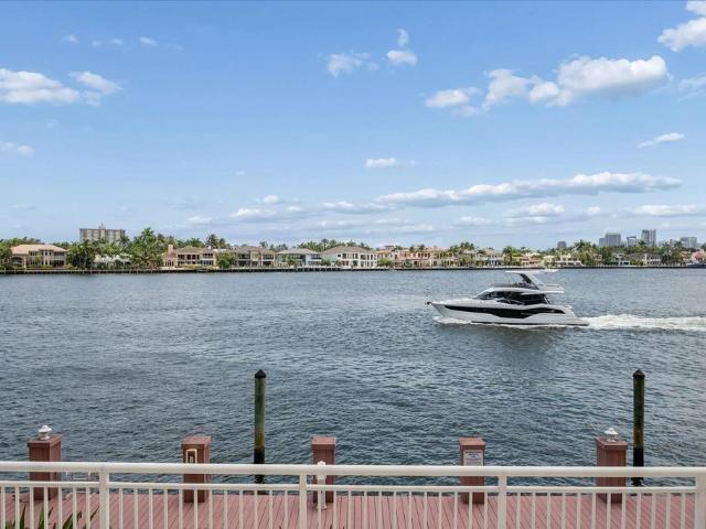 Luxury apartment complex for rent in Fort Lauderdale, Florida