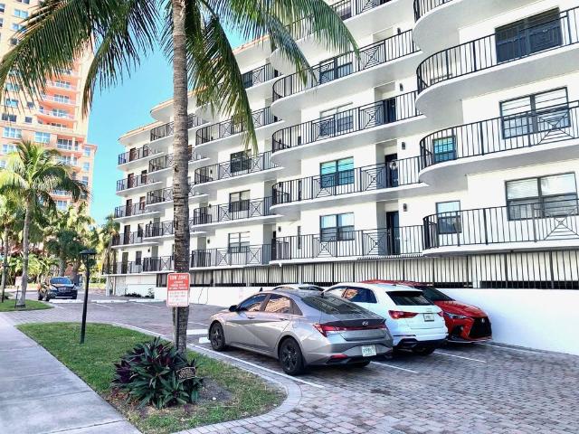 Luxury apartment complex for rent in Fort Lauderdale, Florida