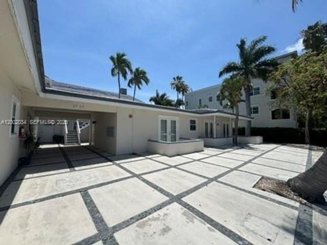 Luxury apartment complex for rent in Fort Lauderdale, Florida