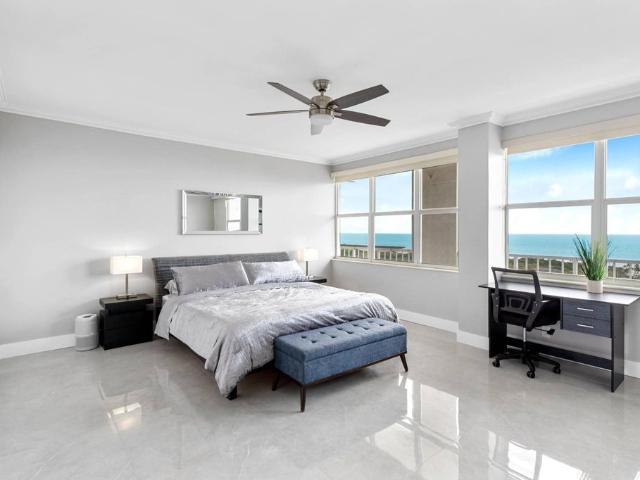 Luxury apartment complex for rent in Fort Lauderdale, Florida