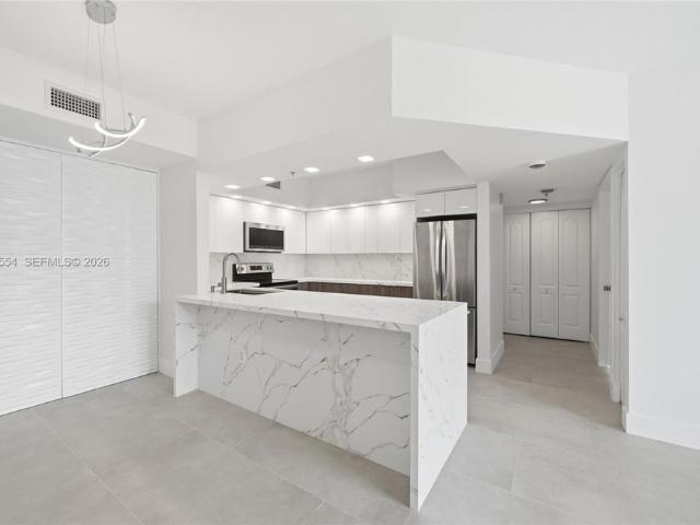 Luxury apartment complex for rent in Fort Lauderdale, United States