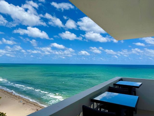 Luxury apartment complex for rent in Fort Lauderdale, United States