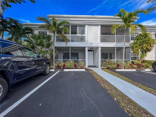 Luxury apartment complex for rent in Fort Lauderdale, United States