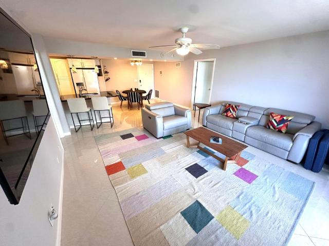 Luxury apartment complex for rent in Fort Lauderdale, United States