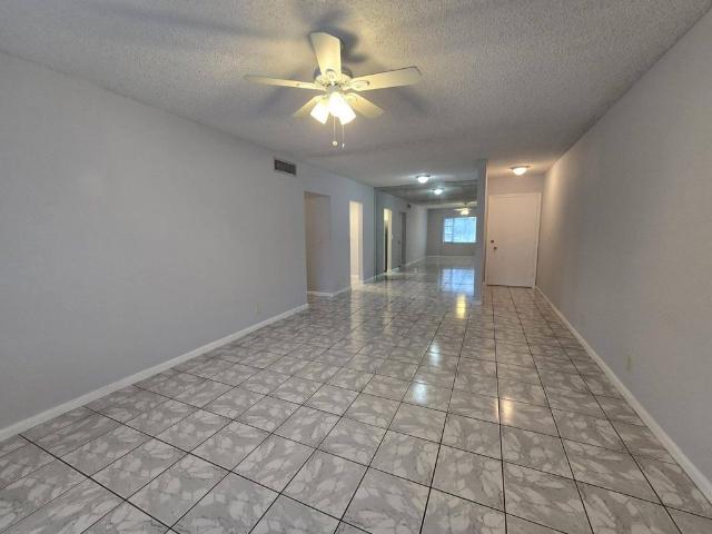 Luxury apartment complex for rent in Fort Lauderdale, United States