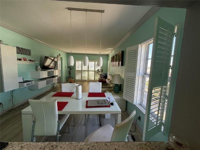 Luxury apartment complex for rent in Lauderdale by the sea, Florida