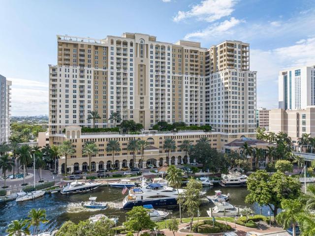 Luxury apartment complex for rent in Fort Lauderdale, United States