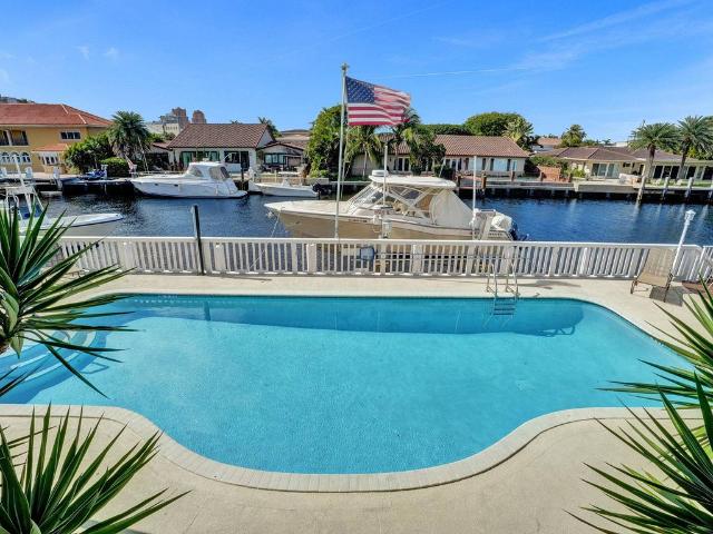 Luxury apartment complex for rent in Fort Lauderdale, United States