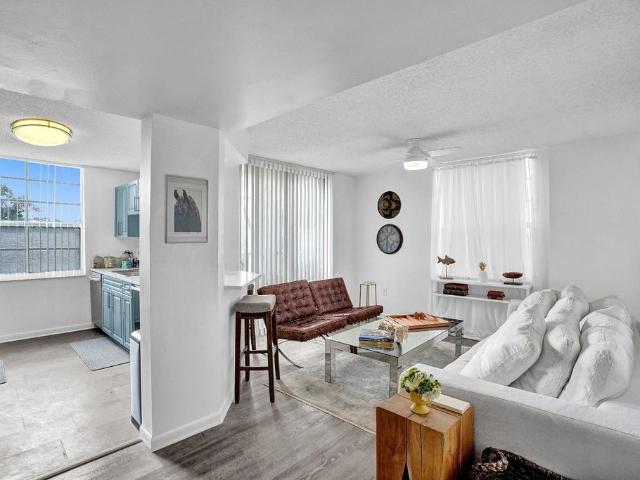 Luxury apartment complex for rent in Fort Lauderdale, United States