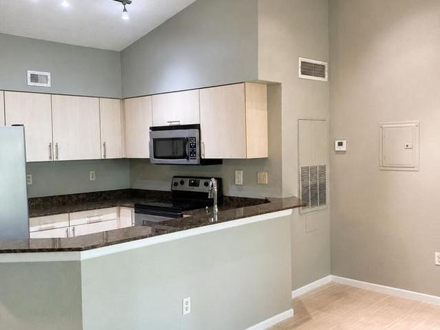 Luxury apartment complex for rent in Fort Lauderdale, United States