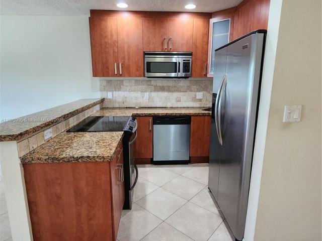 Luxury apartment complex for rent in Fort Lauderdale, United States