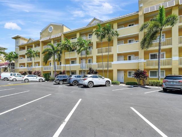 Luxury apartment complex for rent in Fort Lauderdale, United States