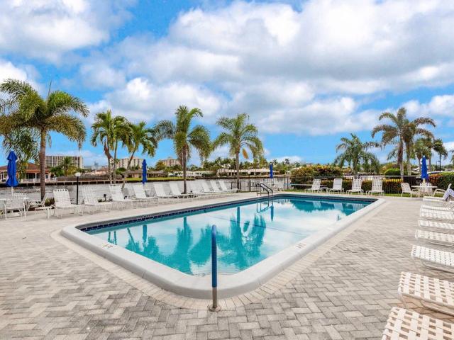 Luxury apartment complex for rent in Fort Lauderdale, United States