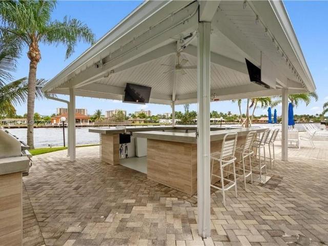 Luxury apartment complex for rent in Fort Lauderdale, United States