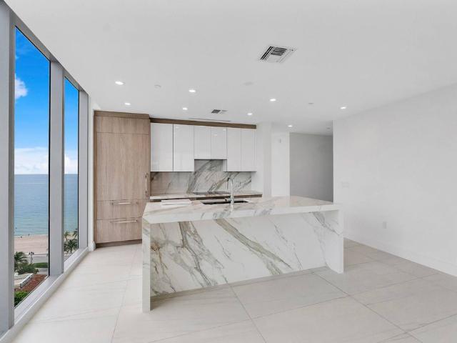 Luxury apartment complex for rent in Fort Lauderdale, United States