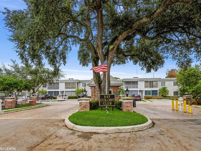 Luxury apartment complex for rent in Fort Lauderdale, United States
