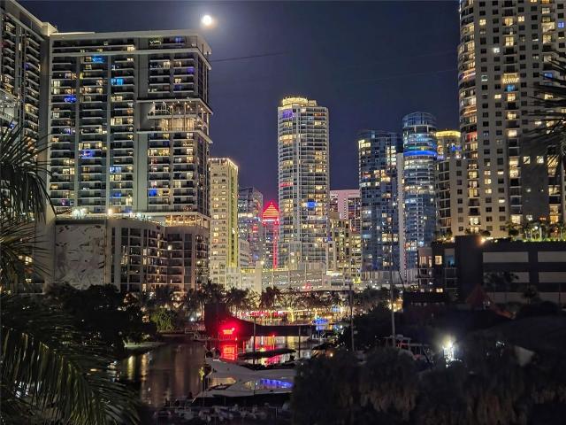 Luxury apartment complex for rent in Fort Lauderdale, United States