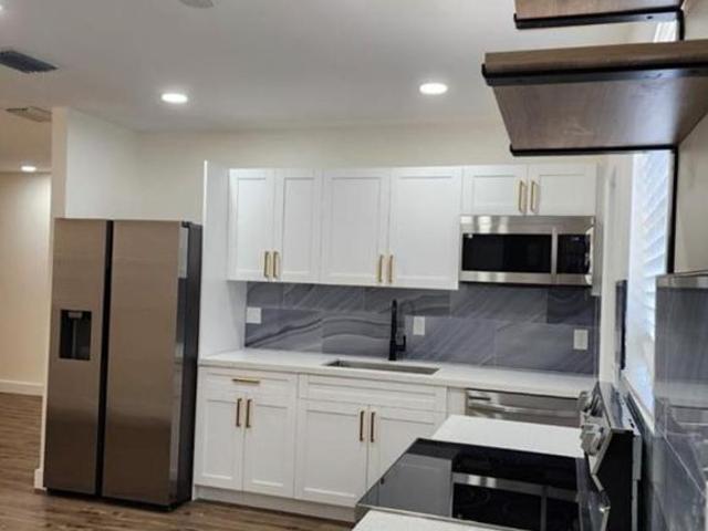 Luxury apartment complex for rent in Fort Lauderdale, United States